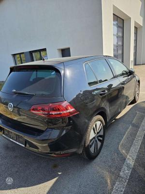 Melns Volkswagen Golf 2015 Anykščiai, ar dzinēja tilpumu 0.00 L un nobraukumu 112 tūkst. km par 7700 €, foto 4 vietnē AUTOMOTO.COM.LV
