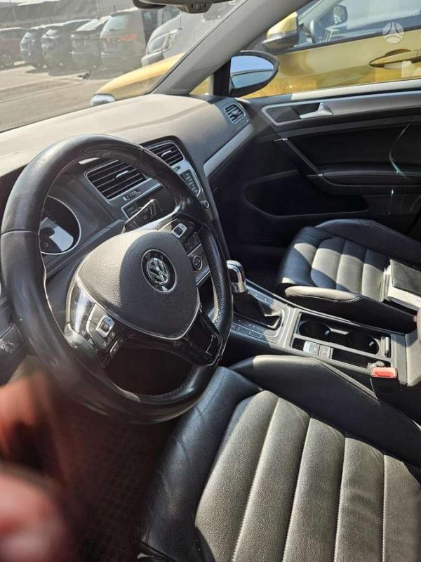 Melns Volkswagen Golf 2015 Anykščiai, ar dzinēja tilpumu 0.00 L un nobraukumu 112 tūkst. km par 7700 €, foto 6 vietnē AUTOMOTO.COM.LV