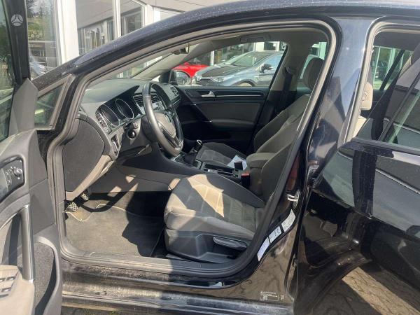 Black Volkswagen Golf 2015 in Marijampole, with an engine capacity of 1.40 L and mileage of 270 thousand km for 7600 €, photo 7 on AUTOMOTO.COM.LV