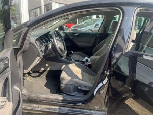 Melns Volkswagen Golf 2015 Marijampole, ar dzinēja tilpumu 1.40 L un nobraukumu 270 tūkst. km par 7600 €, foto 8 vietnē AUTOMOTO.COM.LV