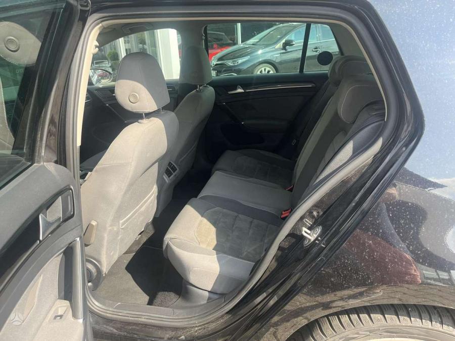 Melns Volkswagen Golf 2015 Marijampole, ar dzinēja tilpumu 1.40 L un nobraukumu 270 tūkst. km par 7600 €, foto 9 vietnē AUTOMOTO.COM.LV