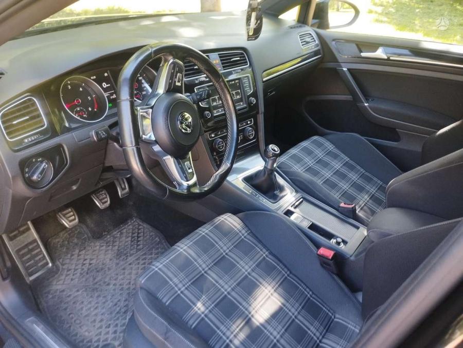 Melns Volkswagen Golf 2015 Plungė, ar dzinēja tilpumu 1.97 L un nobraukumu 277 tūkst. km par 8700 €, foto 10 vietnē AUTOMOTO.COM.LV