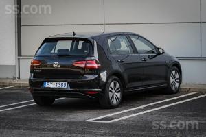 Black Volkswagen Golf 2015 in Riga, with an engine capacity of 1.60 L and mileage of 119 thousand km for 9500 €, photo 5 on AUTOMOTO.COM.LV