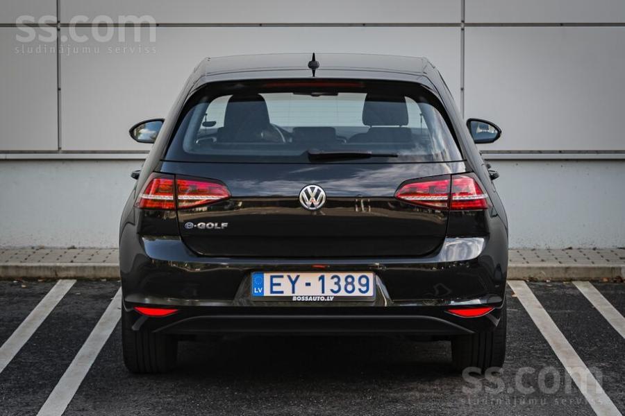 Black Volkswagen Golf 2015 in Riga, with an engine capacity of 1.60 L and mileage of 119 thousand km for 9500 €, photo 6 on AUTOMOTO.COM.LV