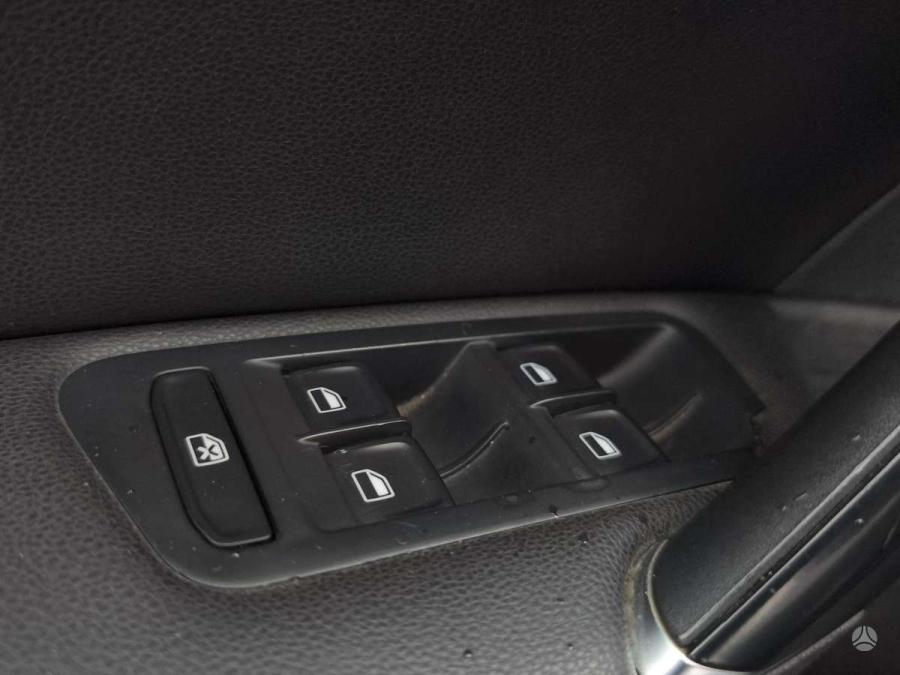 Melns Volkswagen Golf 2015 Viļņa, ar dzinēja tilpumu 2.00 L un nobraukumu 203 tūkst. km par 14999 €, foto 15 vietnē AUTOMOTO.COM.LV