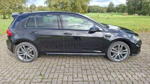 Black Volkswagen Golf 2015 in Riga, with an engine capacity of 1.60 L and mileage of 290 thousand km for 8950 €, photo 9 on AUTOMOTO.COM.LV