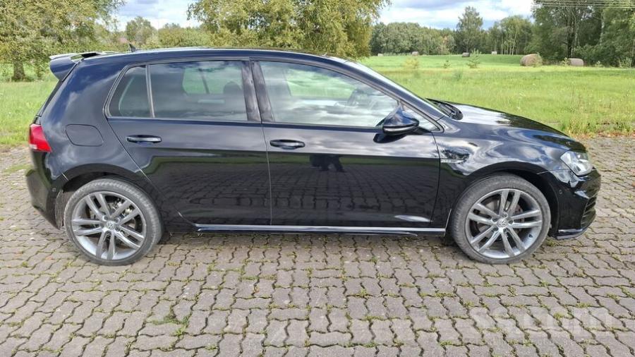 Black Volkswagen Golf 2015 in Riga, with an engine capacity of 1.60 L and mileage of 290 thousand km for 8950 €, photo 9 on AUTOMOTO.COM.LV