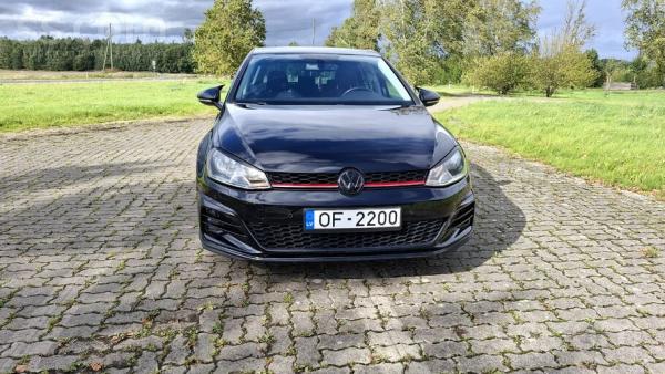 Black Volkswagen Golf 2015 in Riga, with an engine capacity of 1.60 L and mileage of 290 thousand km for 8950 €, photo 4 on AUTOMOTO.COM.LV