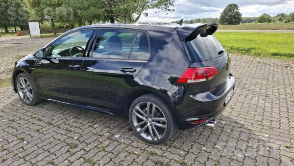Black Volkswagen Golf 2015 in Riga, with an engine capacity of 1.60 L and mileage of 290 thousand km for 8950 €, photo 6 on AUTOMOTO.COM.LV