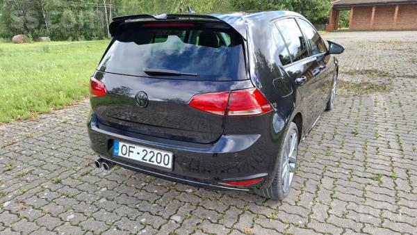 Black Volkswagen Golf 2015 in Riga, with an engine capacity of 1.60 L and mileage of 290 thousand km for 8950 €, photo 8 on AUTOMOTO.COM.LV