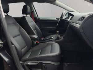 Black Volkswagen Golf 2015 in Klaipeda, with an engine capacity of 2.00 L and mileage of 203 thousand km for 14999 €, photo 9 on AUTOMOTO.COM.LV