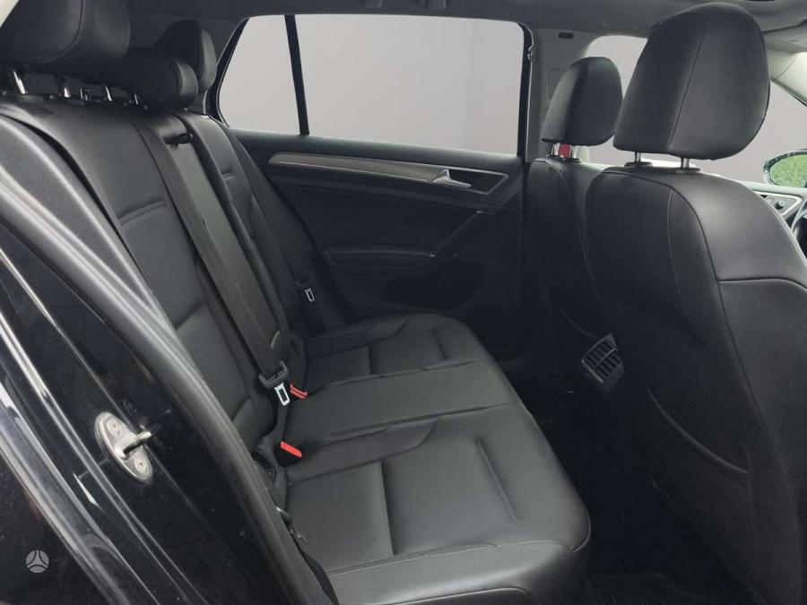 Black Volkswagen Golf 2015 in Klaipeda, with an engine capacity of 2.00 L and mileage of 203 thousand km for 14999 €, photo 11 on AUTOMOTO.COM.LV
