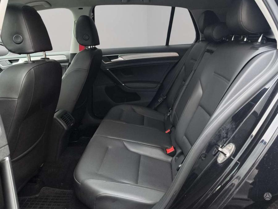 Black Volkswagen Golf 2015 in Klaipeda, with an engine capacity of 2.00 L and mileage of 203 thousand km for 14999 €, photo 13 on AUTOMOTO.COM.LV