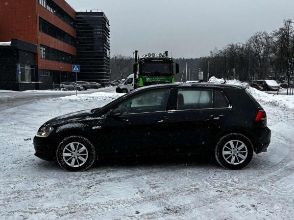Black Volkswagen Golf 2016 in Vilnius, with an engine capacity of 1.80 L and mileage of 155 thousand km for 6990 €, photo 3 on AUTOMOTO.COM.LV