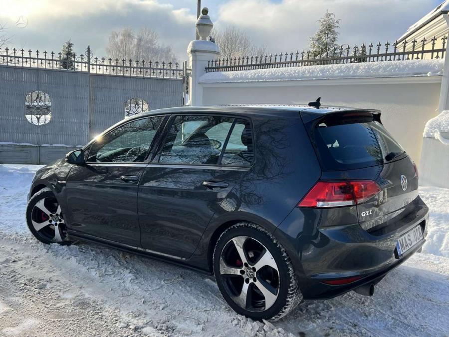 Black Volkswagen Golf 2016 in Vilnius, with an engine capacity of 1.98 L and mileage of 159 thousand km for 9500 €, photo 2 on AUTOMOTO.COM.LV