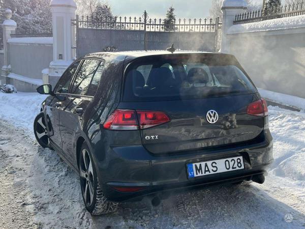 Black Volkswagen Golf 2016 in Vilnius, with an engine capacity of 1.98 L and mileage of 159 thousand km for 9500 €, photo 3 on AUTOMOTO.COM.LV