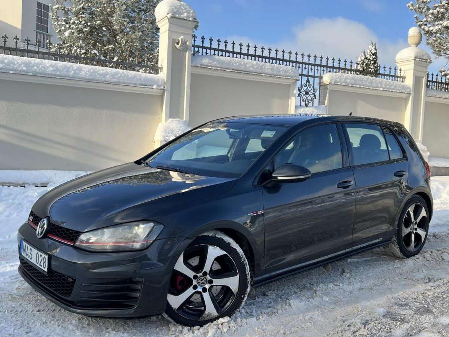 Black Volkswagen Golf 2016 in Vilnius, with an engine capacity of 1.98 L and mileage of 159 thousand km for 9500 €, photo 4 on AUTOMOTO.COM.LV