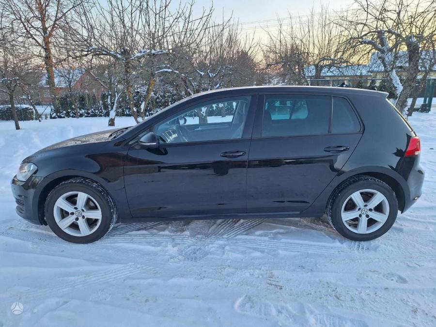 Black Volkswagen Golf 2016 in Alytus, with an engine capacity of 1.60 L and mileage of 283 thousand km for 6199 €, photo 2 on AUTOMOTO.COM.LV