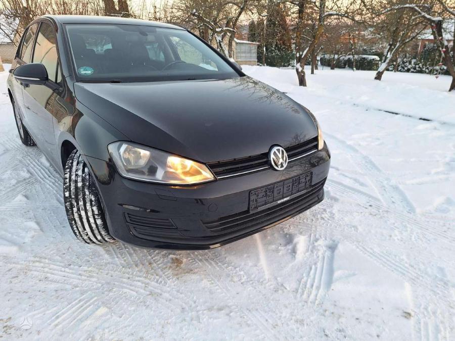 Black Volkswagen Golf 2016 in Alytus, with an engine capacity of 1.60 L and mileage of 283 thousand km for 6199 €, photo 9 on AUTOMOTO.COM.LV