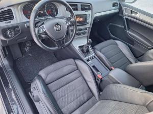 Black Volkswagen Golf 2016 in Alytus, with an engine capacity of 1.60 L and mileage of 283 thousand km for 6199 €, photo 13 on AUTOMOTO.COM.LV
