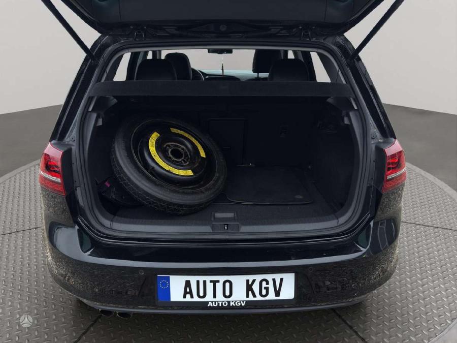 Black Volkswagen Golf 2016 in Kaunas, with an engine capacity of 1.80 L and mileage of 290 thousand km for 7999 €, photo 11 on AUTOMOTO.COM.LV