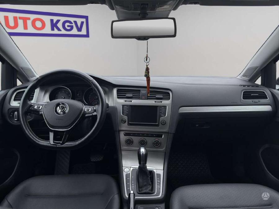 Black Volkswagen Golf 2016 in Kaunas, with an engine capacity of 1.80 L and mileage of 290 thousand km for 7999 €, photo 13 on AUTOMOTO.COM.LV