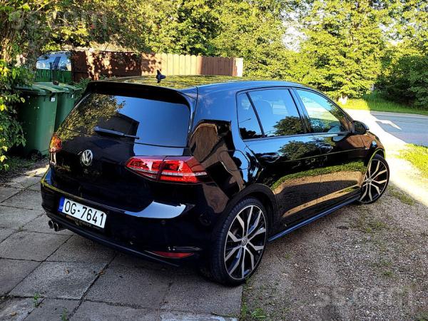 Melns Volkswagen Golf 2016 Ventspils, ar dzinēja tilpumu 2.00 L un nobraukumu 144 tūkst. km par 12490 €, foto 2 vietnē AUTOMOTO.COM.LV