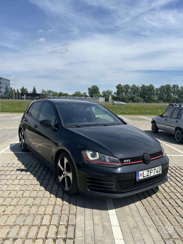 Black Volkswagen Golf 2016 in Vilnius, with an engine capacity of 1.98 L and mileage of 130 thousand km for 11900 €, photo 2 on AUTOMOTO.COM.LV