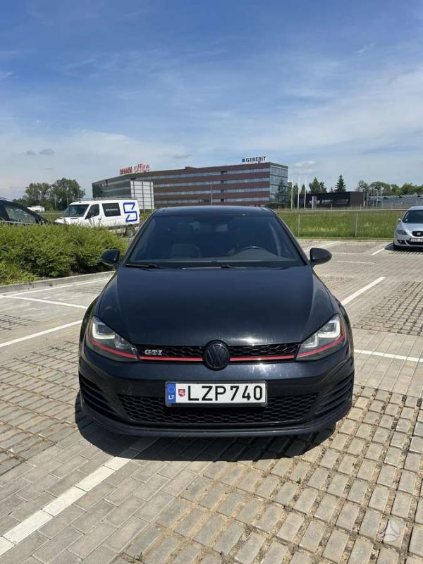 Black Volkswagen Golf 2016 in Vilnius, with an engine capacity of 1.98 L and mileage of 130 thousand km for 11900 €, photo 5 on AUTOMOTO.COM.LV