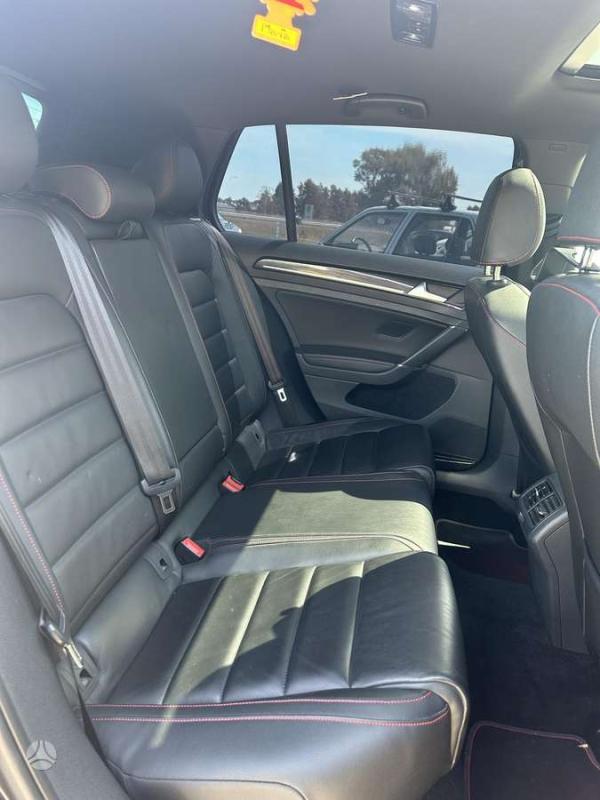 Black Volkswagen Golf 2016 in Vilnius, with an engine capacity of 1.98 L and mileage of 130 thousand km for 11900 €, photo 10 on AUTOMOTO.COM.LV