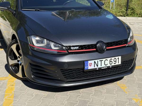 Melns Volkswagen Golf 2016 Viļņa, ar dzinēja tilpumu 1.98 L un nobraukumu 137 tūkst. km par 12000 €, foto 2 vietnē AUTOMOTO.COM.LV