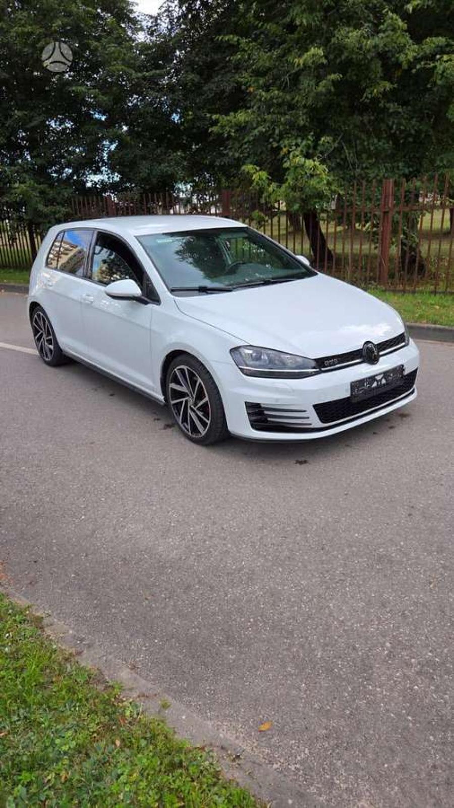 Melns Volkswagen Golf 2016 Kauņa, ar dzinēja tilpumu 2.00 L un nobraukumu 243 tūkst. km par 12499 €, foto 4 vietnē AUTOMOTO.COM.LV