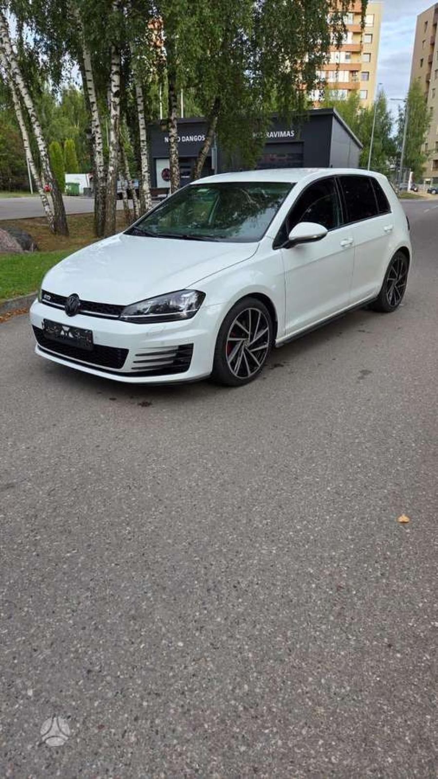 Melns Volkswagen Golf 2016 Kauņa, ar dzinēja tilpumu 2.00 L un nobraukumu 243 tūkst. km par 12499 €, foto 8 vietnē AUTOMOTO.COM.LV
