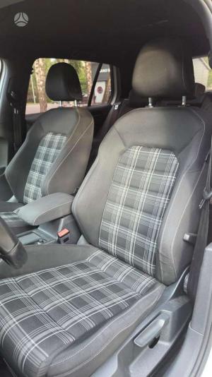 Melns Volkswagen Golf 2016 Kauņa, ar dzinēja tilpumu 2.00 L un nobraukumu 243 tūkst. km par 12499 €, foto 9 vietnē AUTOMOTO.COM.LV