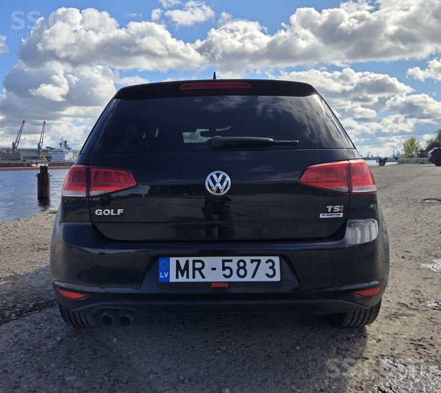 Black Volkswagen Golf 2016 in Riga, with an engine capacity of 1.40 L and mileage of 262 thousand km for 7380 €, photo 4 on AUTOMOTO.COM.LV