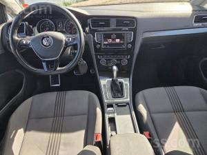 Black Volkswagen Golf 2016 in Riga, with an engine capacity of 1.40 L and mileage of 262 thousand km for 7380 €, photo 6 on AUTOMOTO.COM.LV