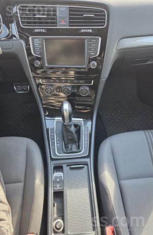 Black Volkswagen Golf 2016 in Riga, with an engine capacity of 1.40 L and mileage of 262 thousand km for 7380 €, photo 7 on AUTOMOTO.COM.LV