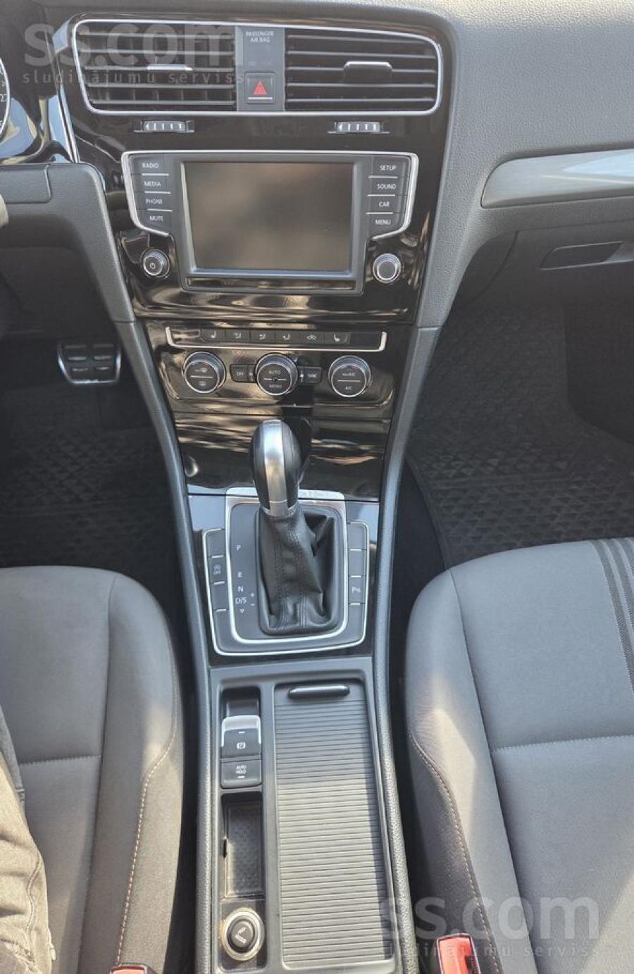 Black Volkswagen Golf 2016 in Riga, with an engine capacity of 1.40 L and mileage of 262 thousand km for 7380 €, photo 7 on AUTOMOTO.COM.LV