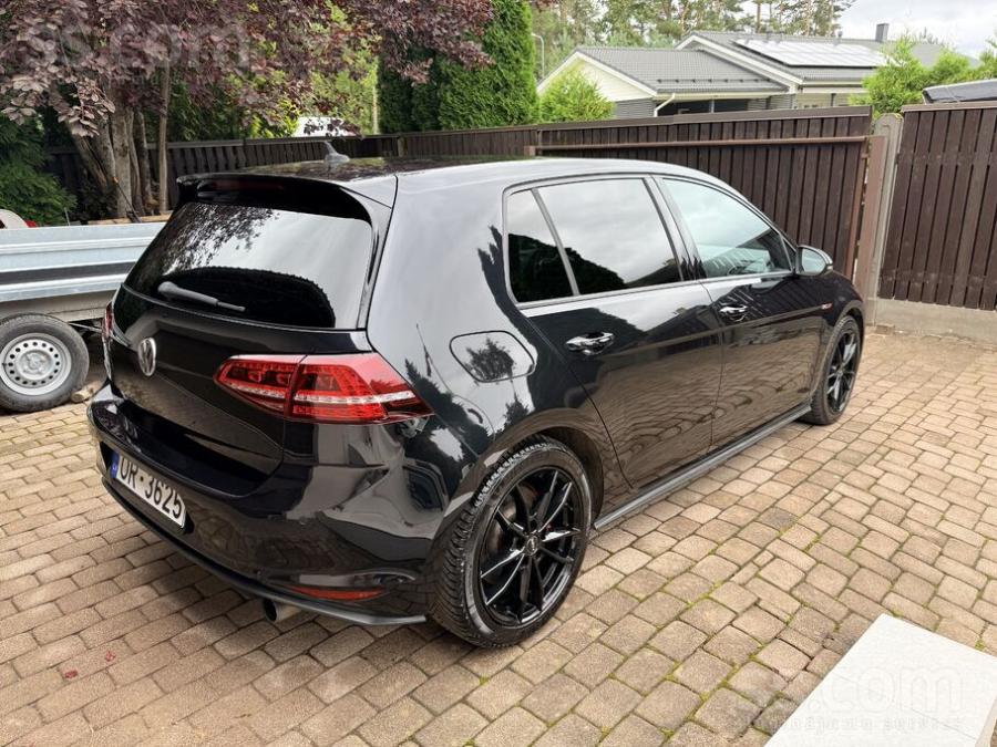 Black Volkswagen Golf 2016 in Ogre, with an engine capacity of 2.00 L and mileage of 243 thousand km for 12490 €, photo 7 on AUTOMOTO.COM.LV