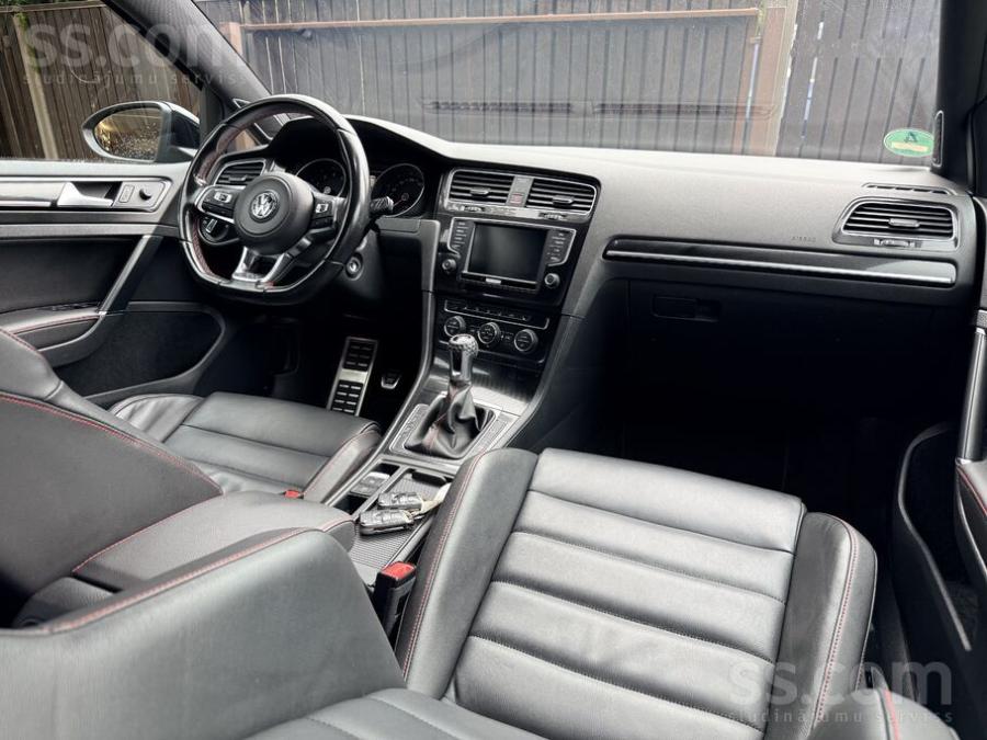 Black Volkswagen Golf 2016 in Ogre, with an engine capacity of 2.00 L and mileage of 243 thousand km for 12490 €, photo 15 on AUTOMOTO.COM.LV