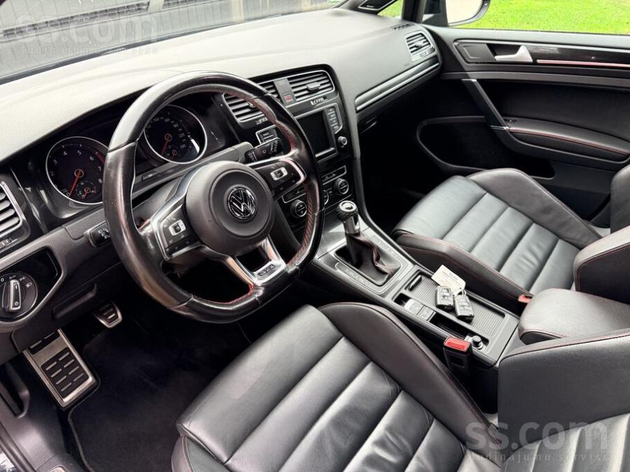Black Volkswagen Golf 2016 in Ogre, with an engine capacity of 2.00 L and mileage of 243 thousand km for 12490 €, photo 16 on AUTOMOTO.COM.LV