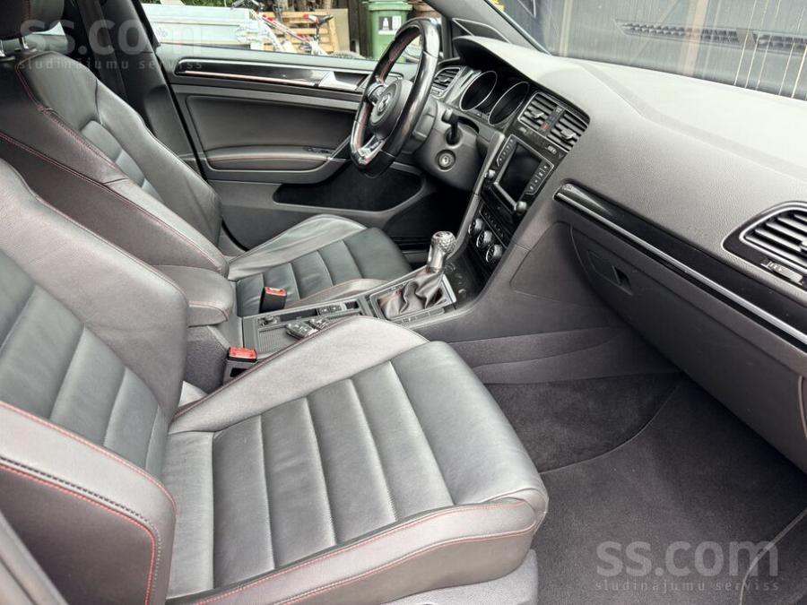 Black Volkswagen Golf 2016 in Ogre, with an engine capacity of 2.00 L and mileage of 243 thousand km for 12490 €, photo 20 on AUTOMOTO.COM.LV