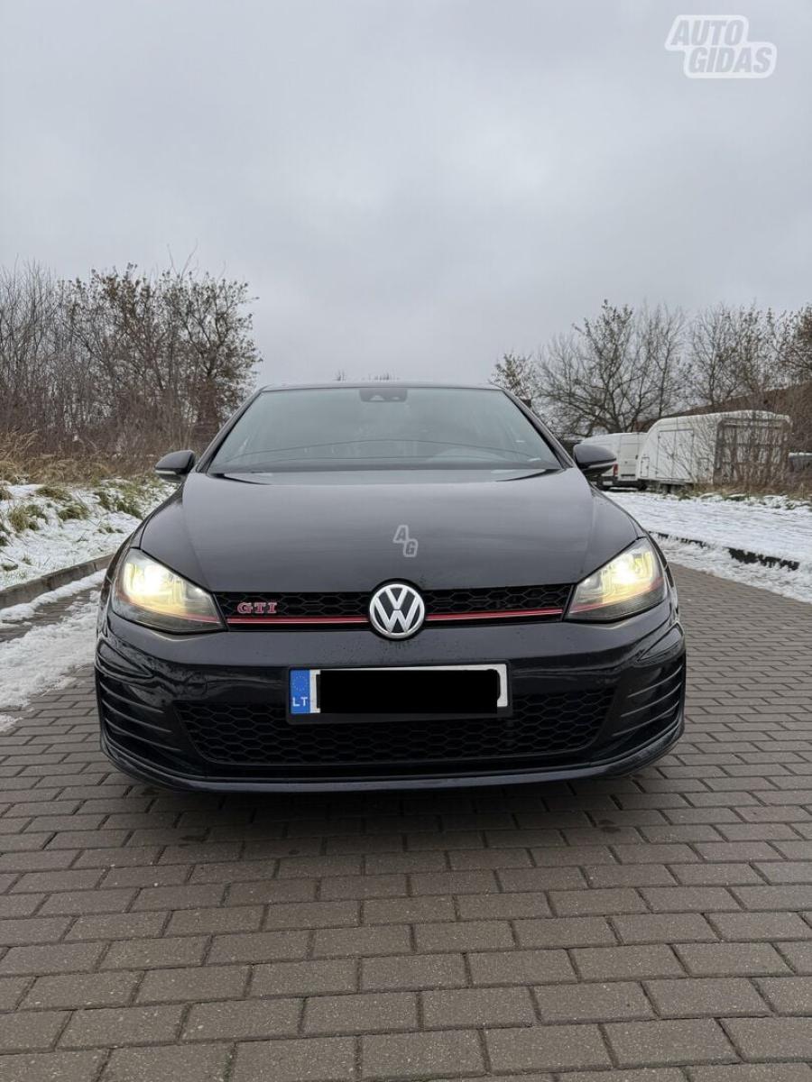 Black Volkswagen Golf 2017 in Vilnius, with an engine capacity of 2.00 L and mileage of 100 thousand km for 12900 €, photo 2 on AUTOMOTO.COM.LV
