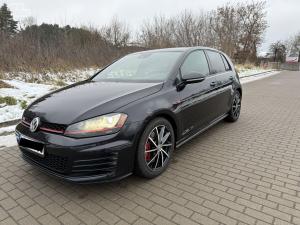 Black Volkswagen Golf 2017 in Vilnius, with an engine capacity of 2.00 L and mileage of 100 thousand km for 12900 €, photo 3 on AUTOMOTO.COM.LV