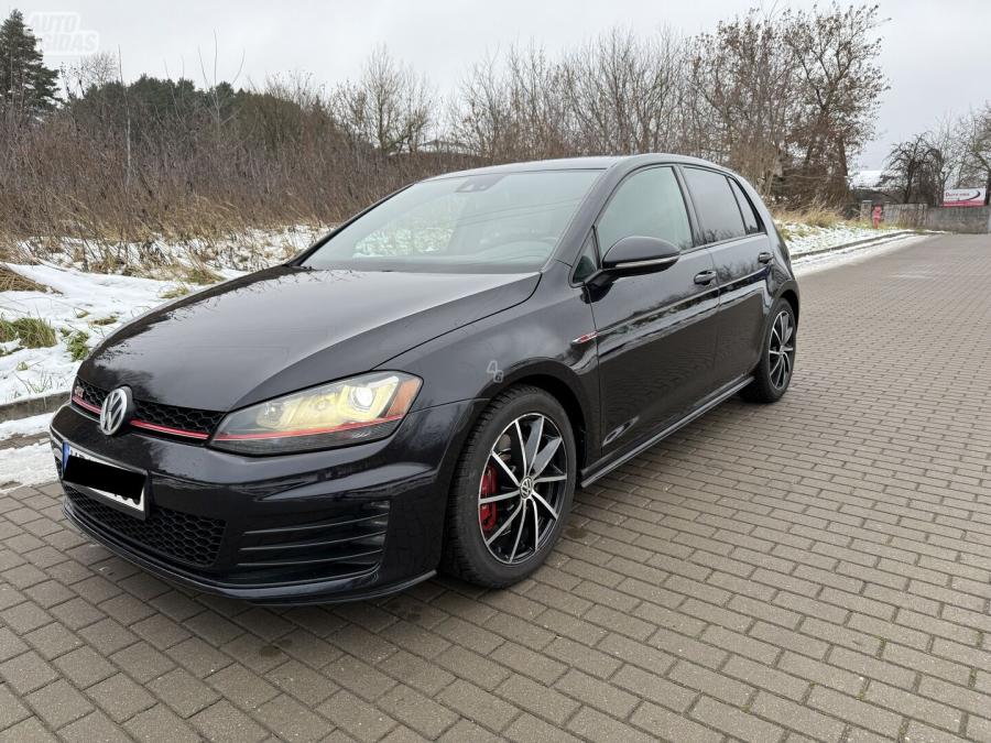 Black Volkswagen Golf 2017 in Vilnius, with an engine capacity of 2.00 L and mileage of 100 thousand km for 12900 €, photo 3 on AUTOMOTO.COM.LV