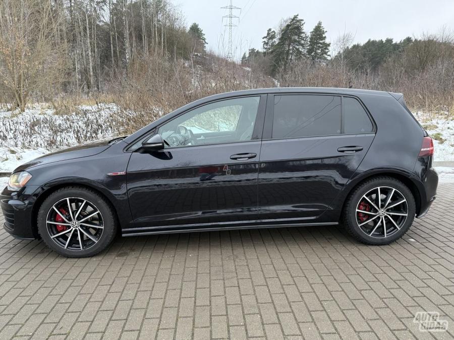Black Volkswagen Golf 2017 in Vilnius, with an engine capacity of 2.00 L and mileage of 100 thousand km for 12900 €, photo 4 on AUTOMOTO.COM.LV