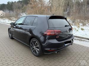 Black Volkswagen Golf 2017 in Vilnius, with an engine capacity of 2.00 L and mileage of 100 thousand km for 12900 €, photo 5 on AUTOMOTO.COM.LV