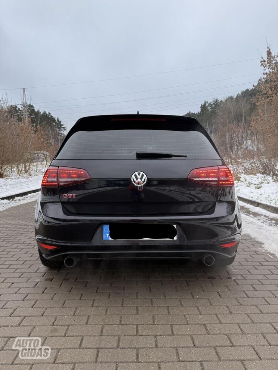 Black Volkswagen Golf 2017 in Vilnius, with an engine capacity of 2.00 L and mileage of 100 thousand km for 12900 €, photo 6 on AUTOMOTO.COM.LV