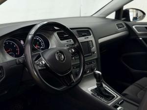 Melns Volkswagen Golf 2017 Viļņa, ar dzinēja tilpumu 1.00 L un nobraukumu 244 tūkst. km par 7999 €, foto 9 vietnē AUTOMOTO.COM.LV