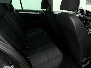 Black Volkswagen Golf 2017 in Avizieniai, with an engine capacity of 1.60 L and mileage of 255 thousand km for 6690 €, photo 12 on AUTOMOTO.COM.LV